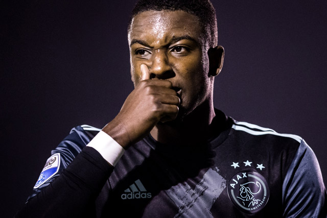 Onrust in Wolfsburg zorgt voor gedoe rond transfer Bazoer ...