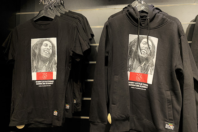 Ajax lanceert speciale rasta-kledinglijn bij derde shirt