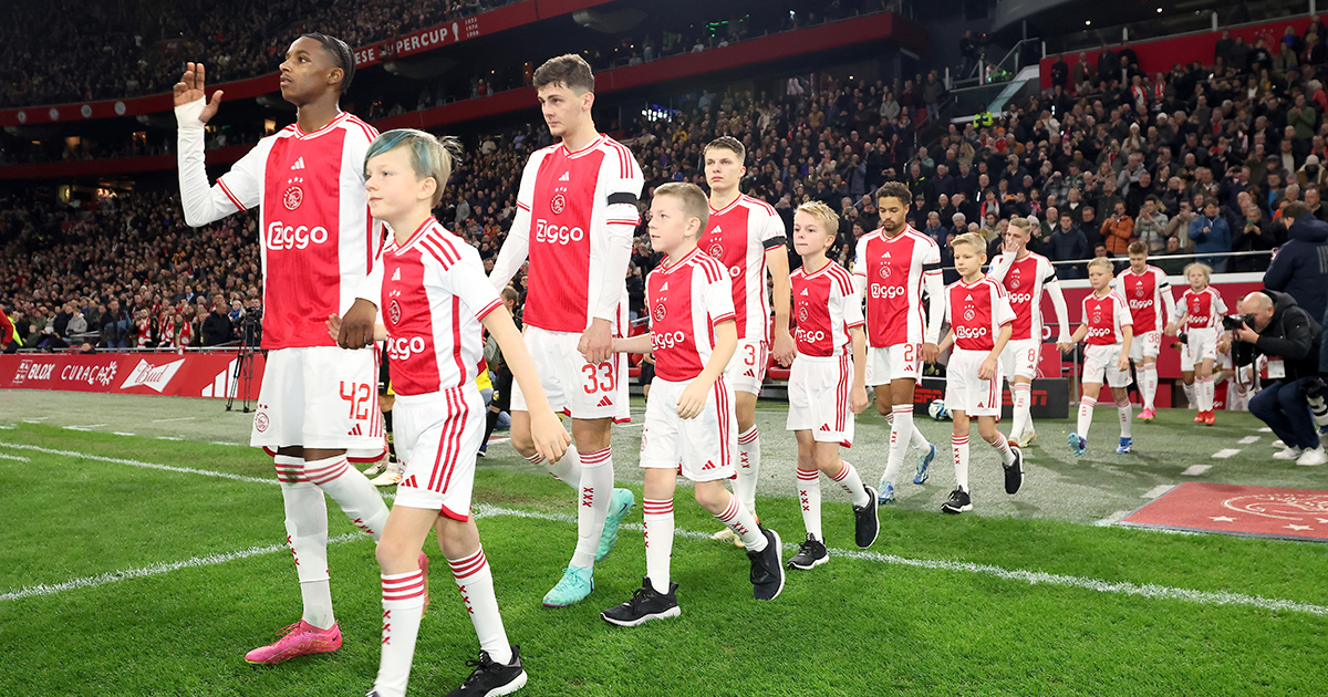Word mascotte bij Ajax - PEC Zwolle!