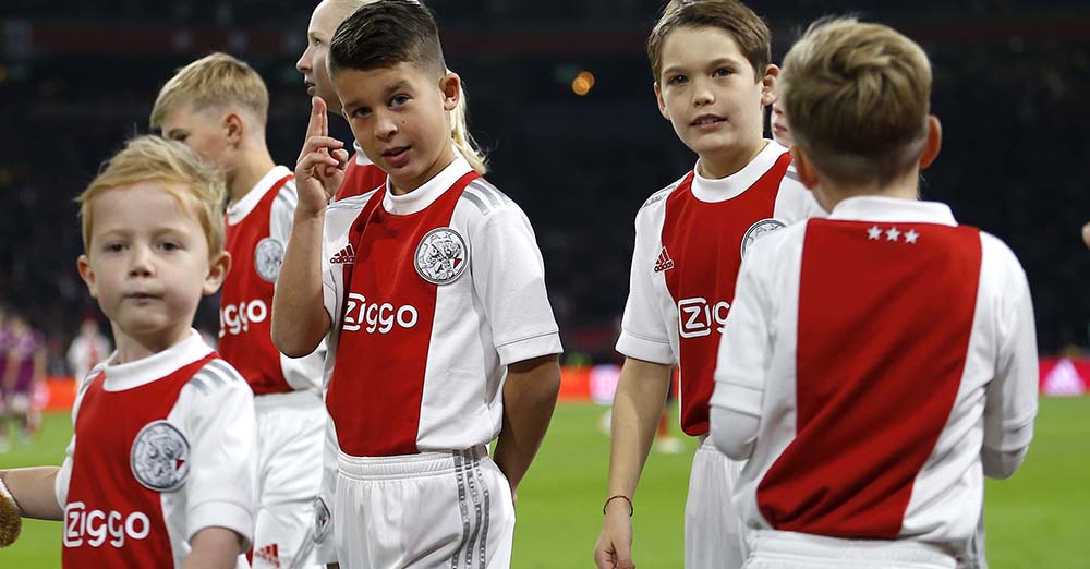 Word mascotte bij KNVB-bekerduel tussen Ajax en Vitesse!