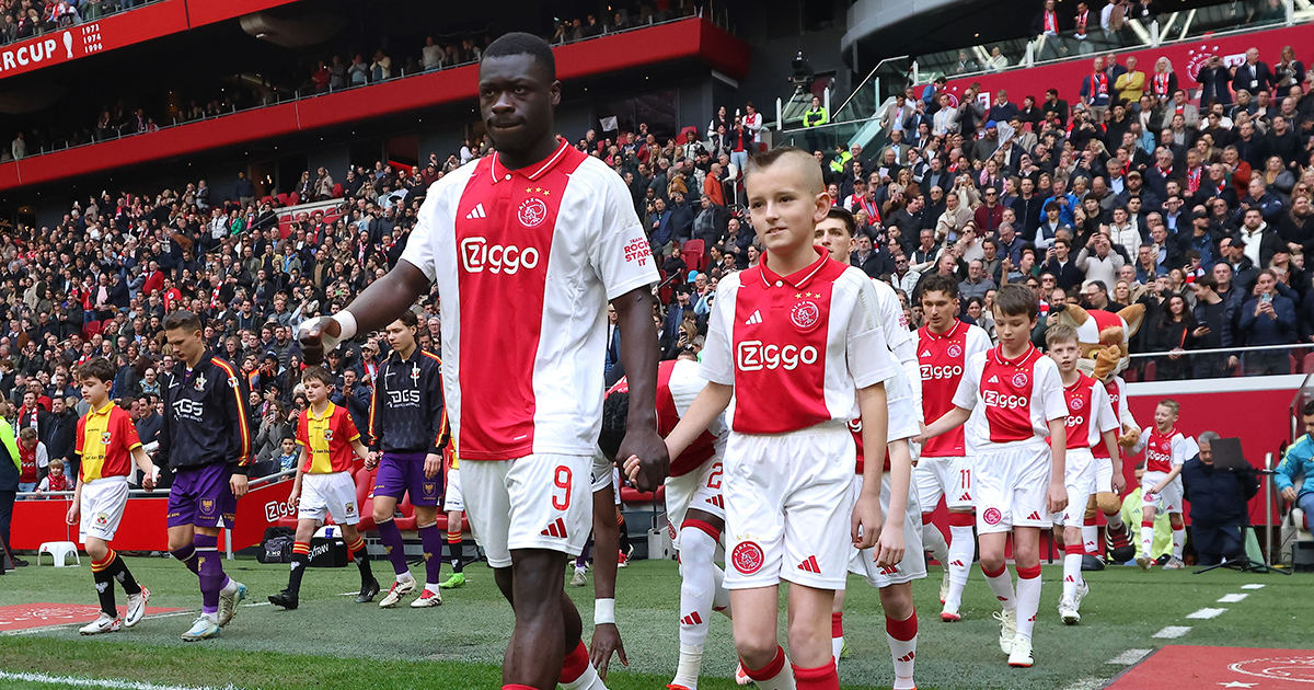 Word mascotte bij Ajax - NAC!