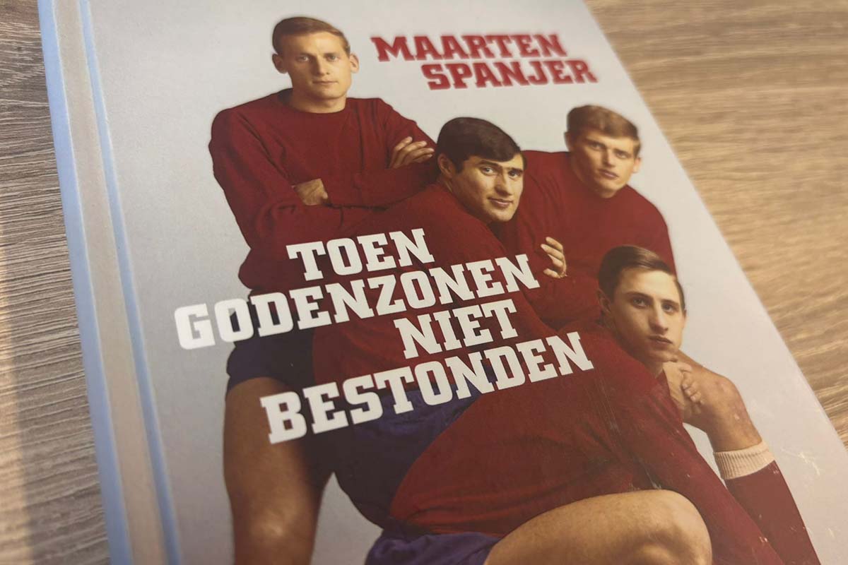 Maarten Spanjer deelt heerlijke Ajaxverhalen bij expositie in ...