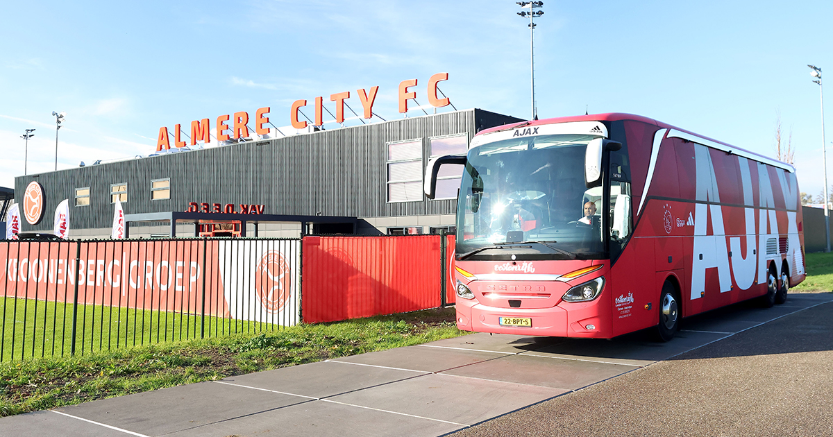 Handige SV Ajax-bussen hebben Almere City-uit als bestemming