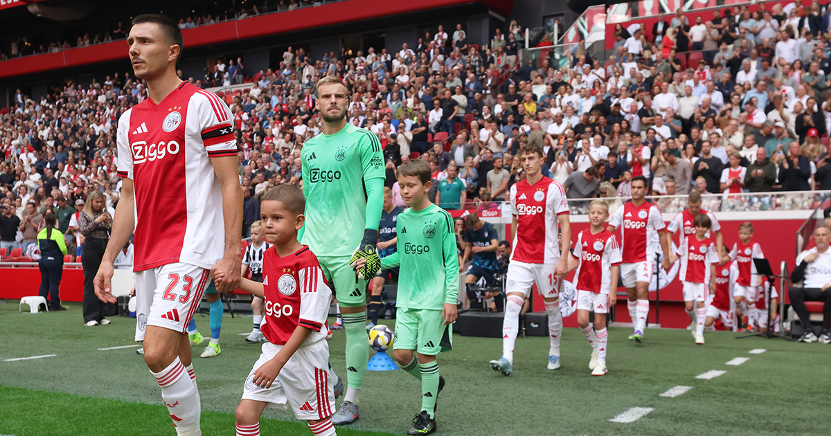 Word mascotte bij Ajax - NAC!