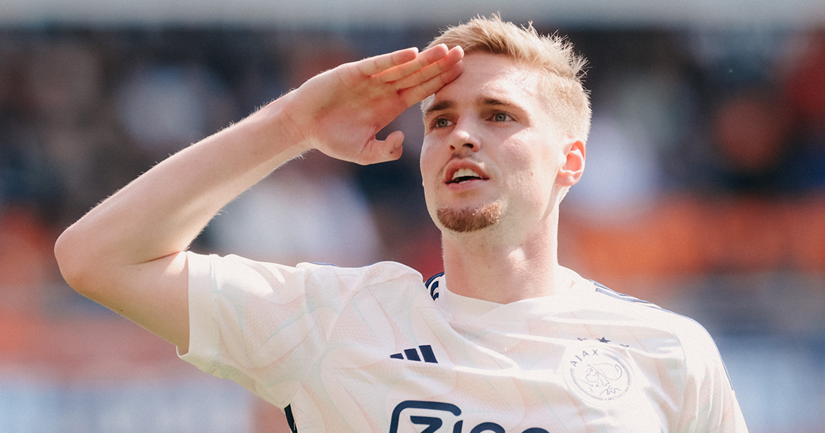 Taylor verdient na twee goals plekje op wallpaper