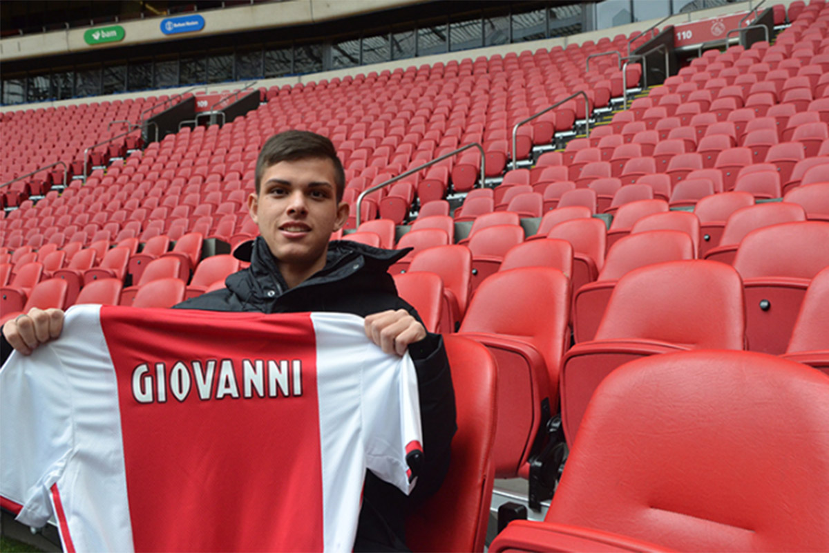 Ajax hengelt Giovanni Manson Ribeiro binnen - Supportersvereniging Ajax