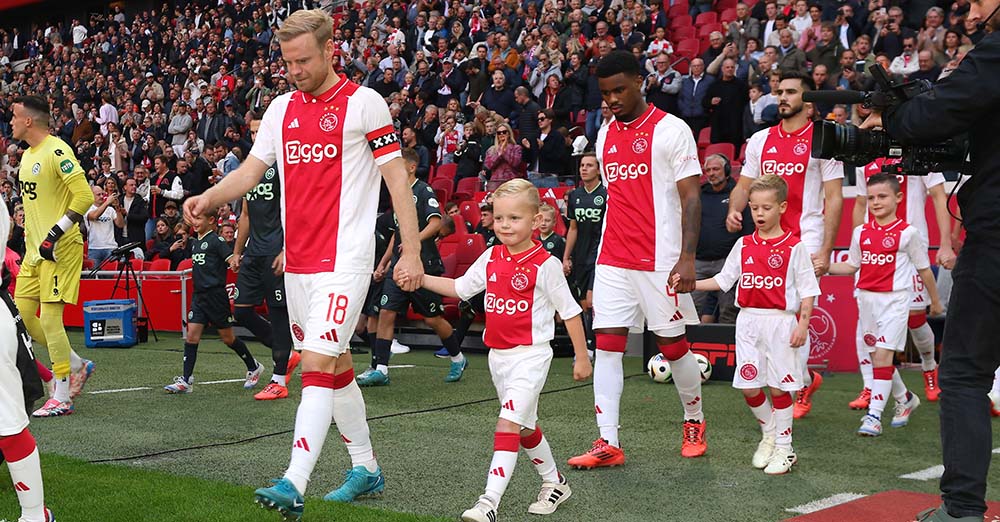 Word mascotte bij Ajax - Willem II!