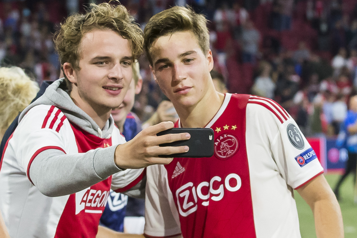 Eiting keert vervroegd terug bij Ajax met knieblessure