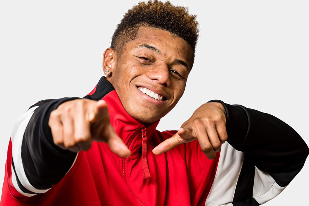 Help Lucky! Wat wil jij weten van David Neres? - Supportersvereniging Ajax