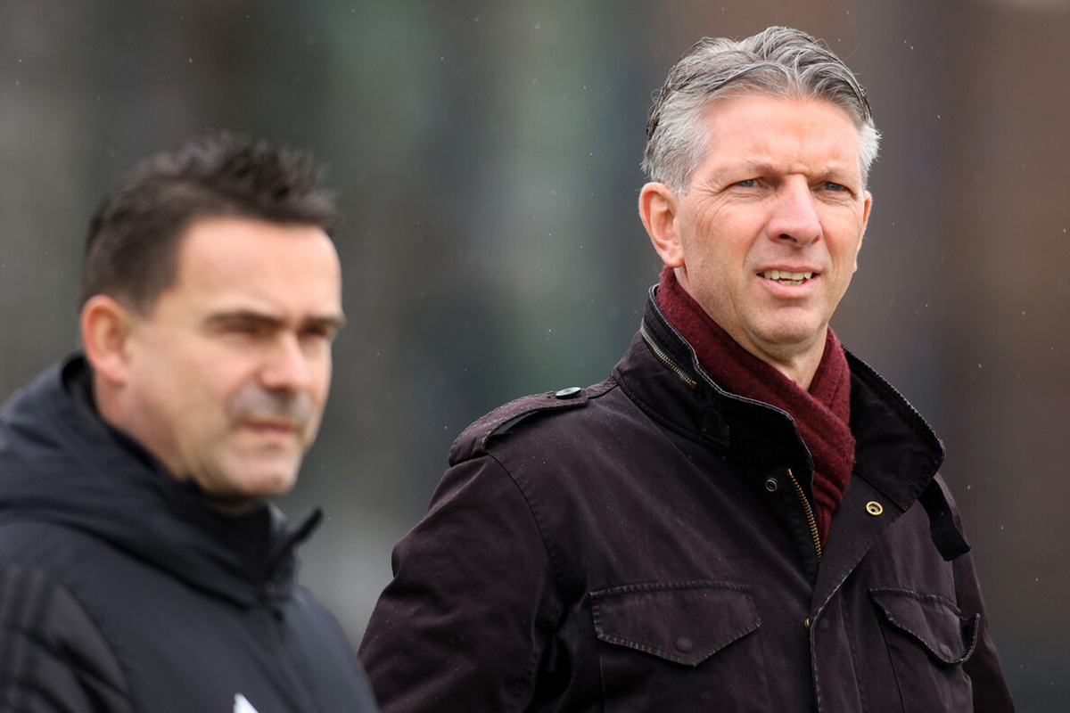 Hamstra helpt Overmars bij Jong Ajax en met contracteren talentvolle ...