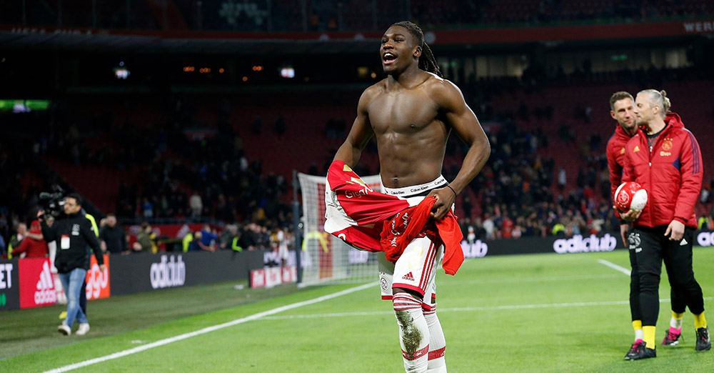 Ajax moet na bod van Fulham beslissen wat het wil met Bassey