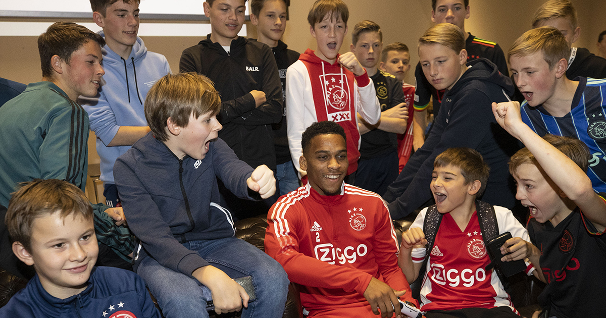 Schrijf je in voor Ajax Jonge Schare Fifa-toernooi in Johan Cruijff ...