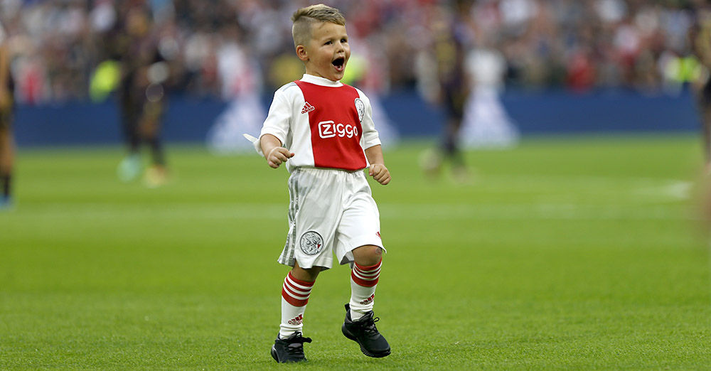 Stuur jouw gelukwens aan spelers en word mascotte bij Ajax - PSV!