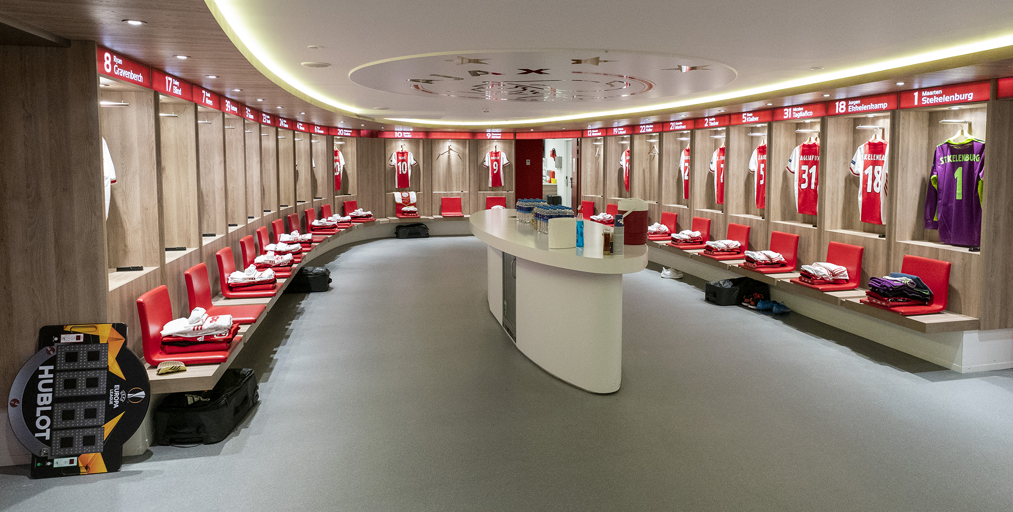 Ga op digitale speurtocht door de Johan Cruijff Arena ...