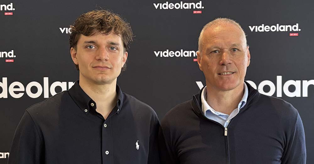 Trotse Peters dartelt als Van Basten door De Meer in serie ‘Basta’