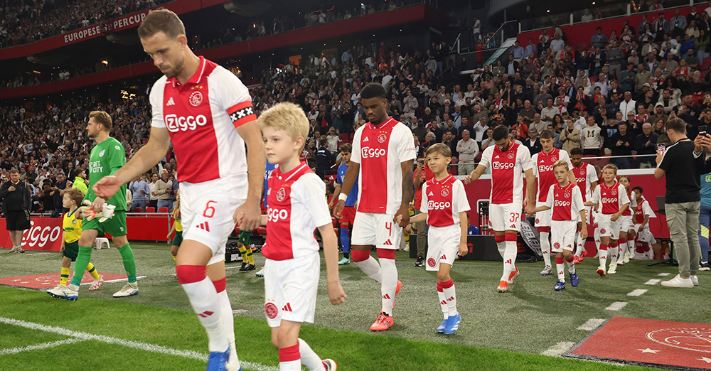 Beeld jouw favoriete Ajacied uit en word mascotte bij Ajax - PSV!